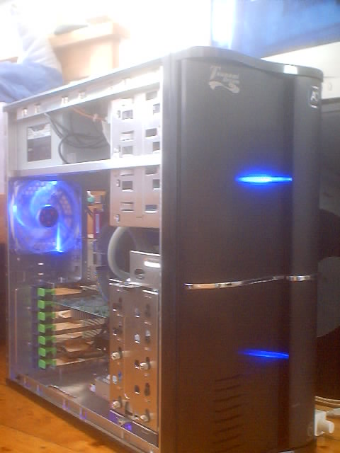 new amd64 pc - eye candy - Hardware Hangout - Neowin