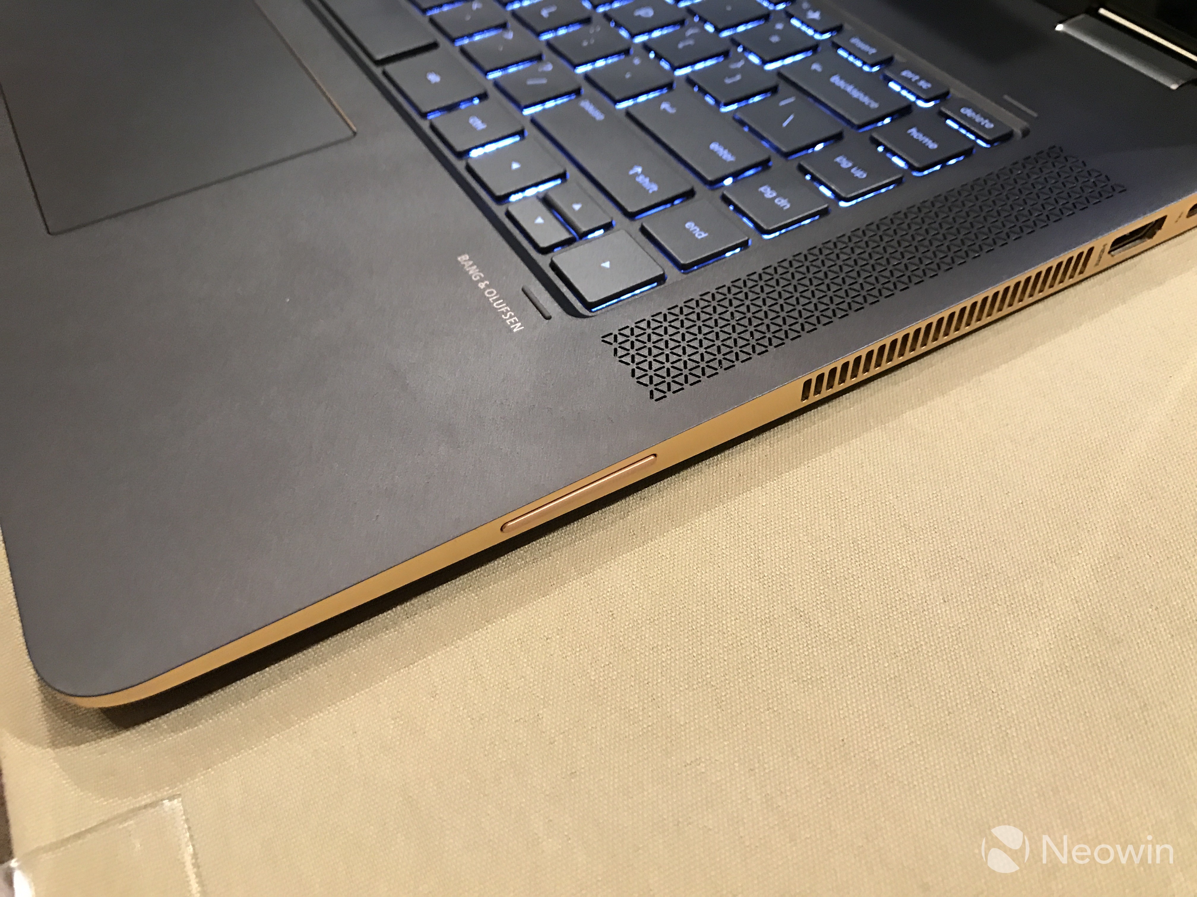 CES 2017: Hands-on with HP's new Spectre x360 convertibles [Update ...