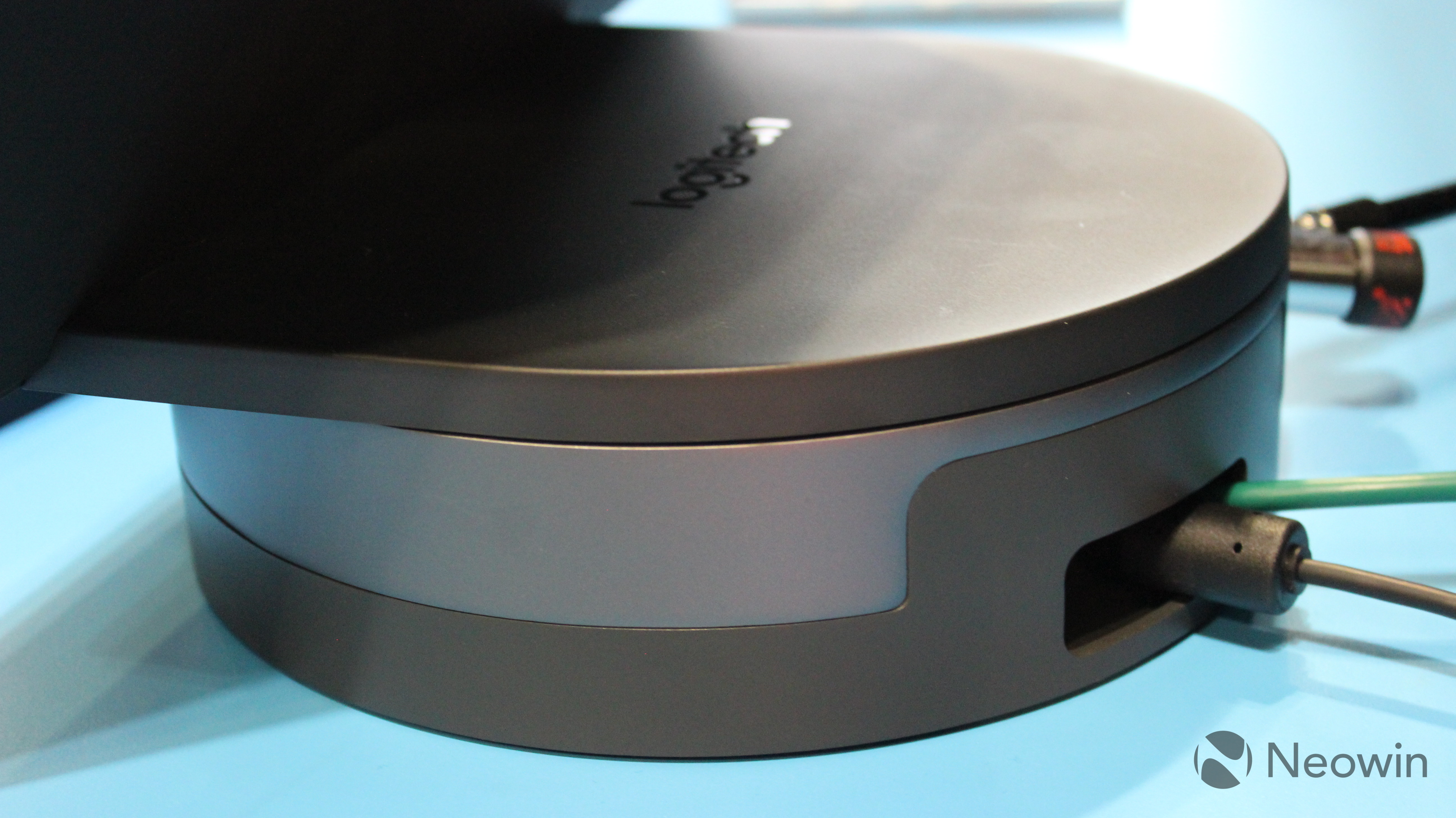 Logitech announces the SmartDock Flex for easier cable management - Neowin