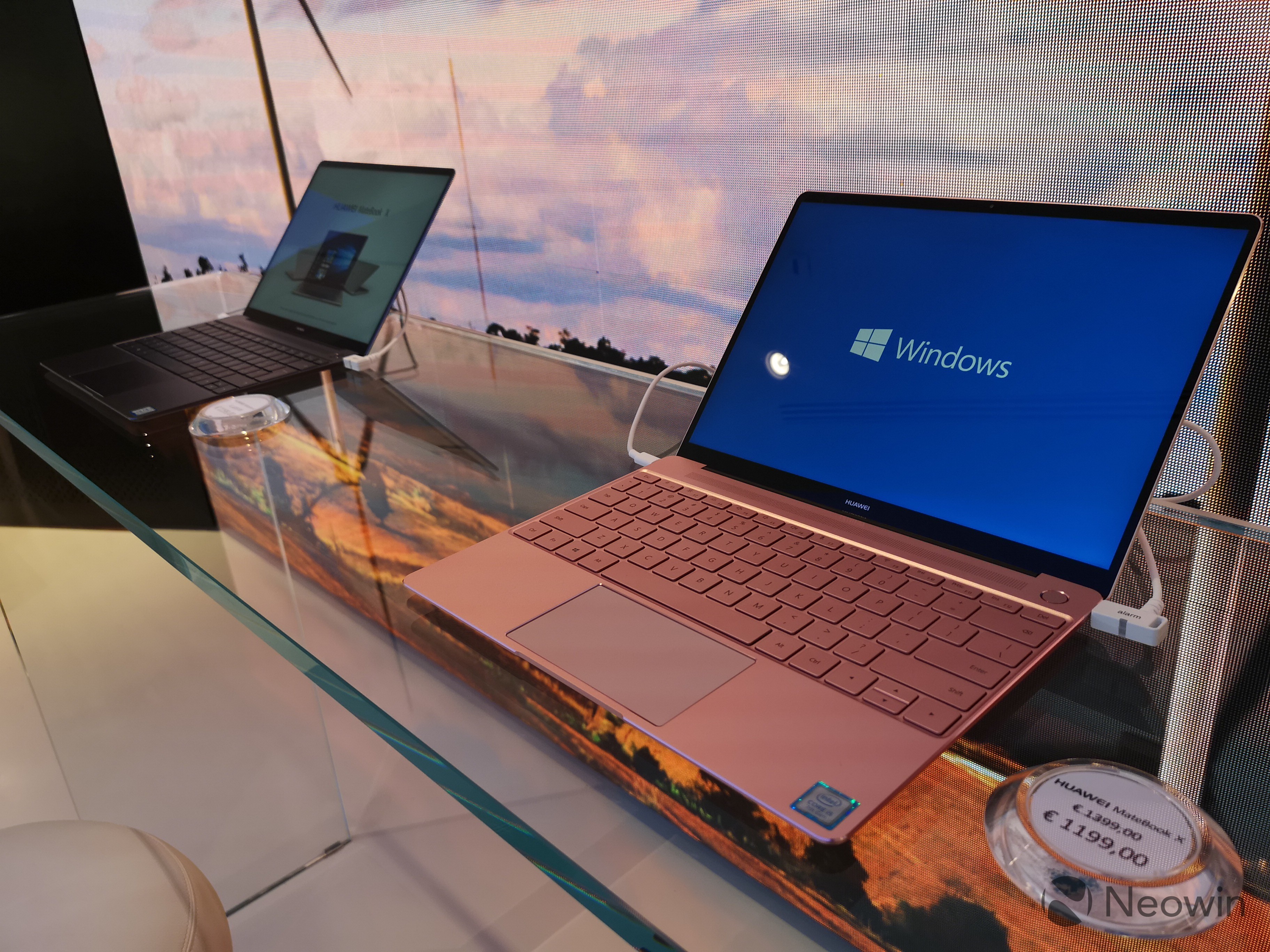 Huawei Europe Tour part 1: Checking out Huawei's flagship store in ...