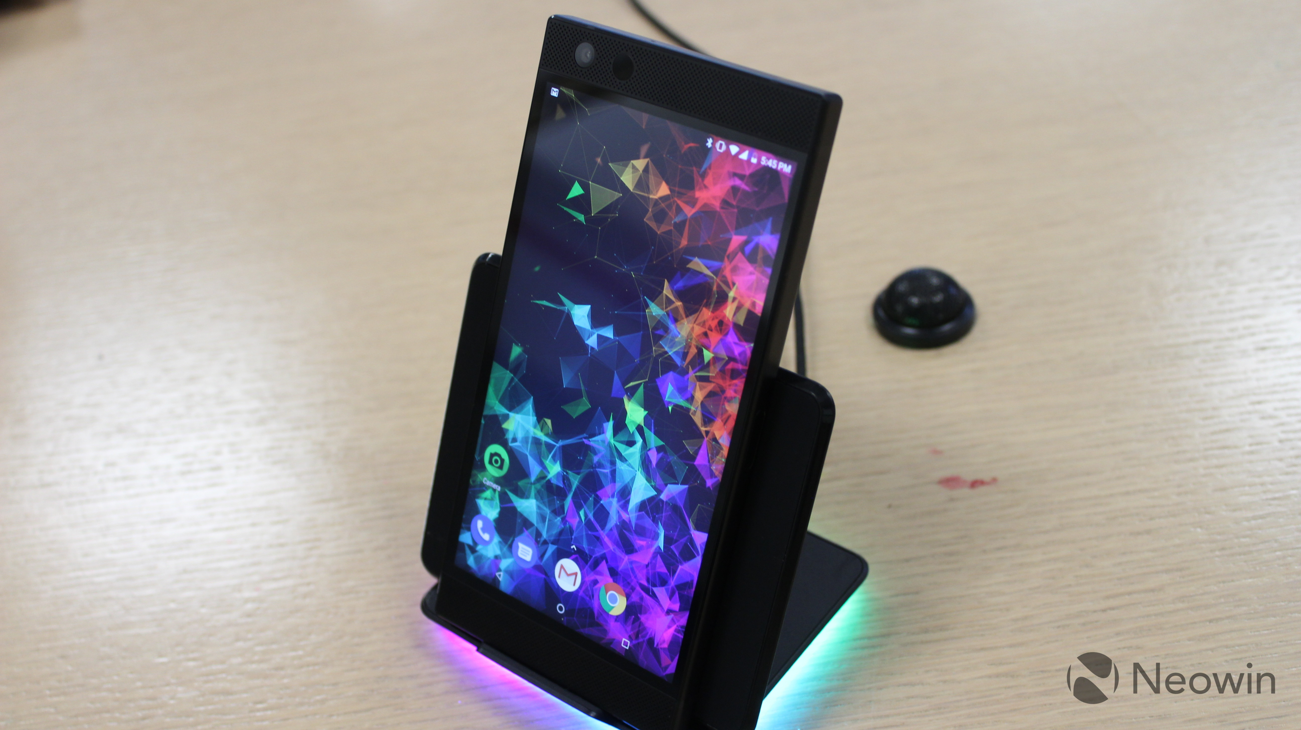 Razer announces the Razer Phone 2 with Chroma lighting, 120Hz display ...