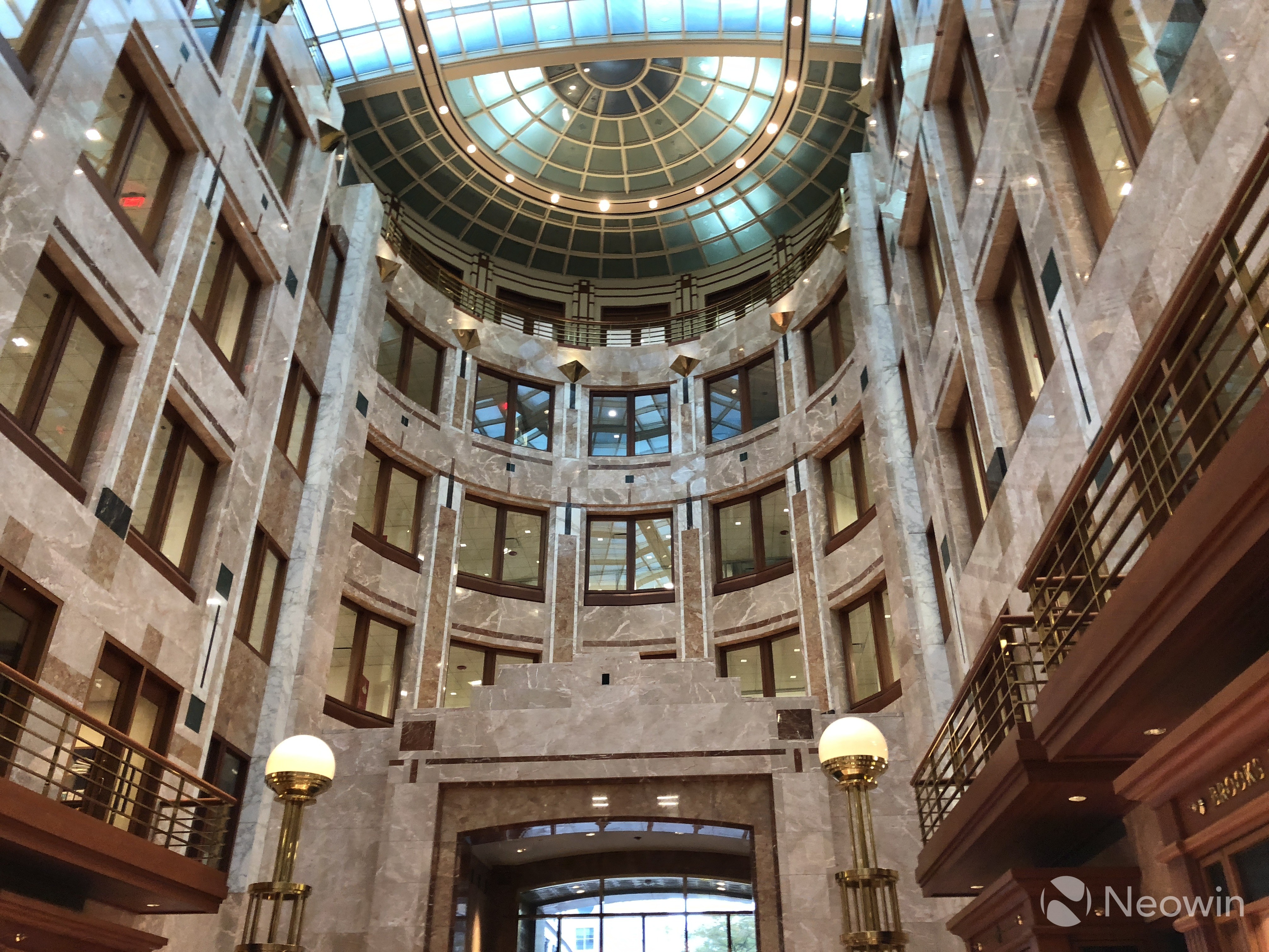 iPhone X review: Apple's new flagship is top notch - Neowin