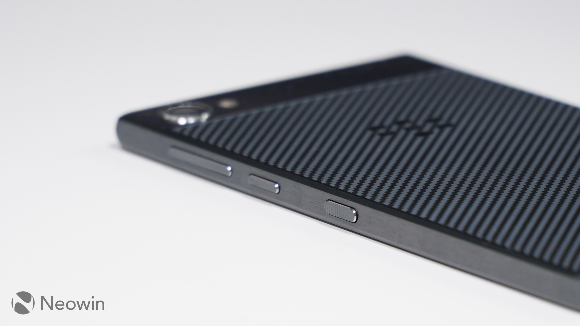 BlackBerry Motion Review: Something special that few will understand ...