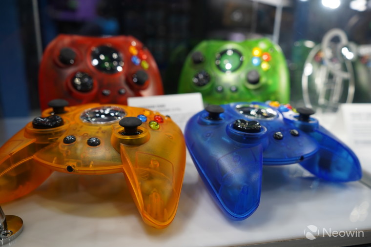 Hyperkin shows off neon variants of the Xbox Duke controller with OLED ...