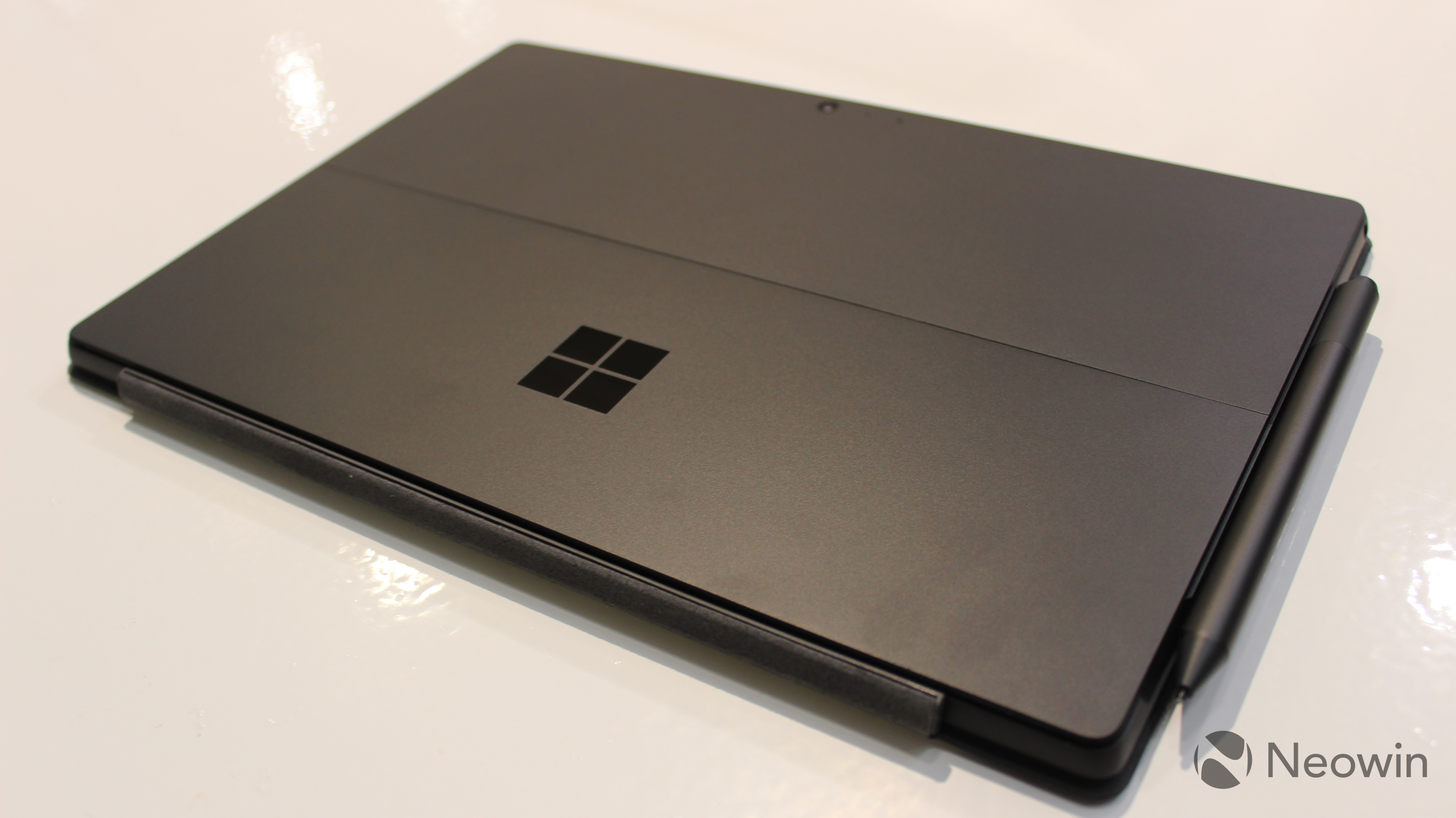 Hands on with the Surface Pro 6: Back in Black - Neowin
