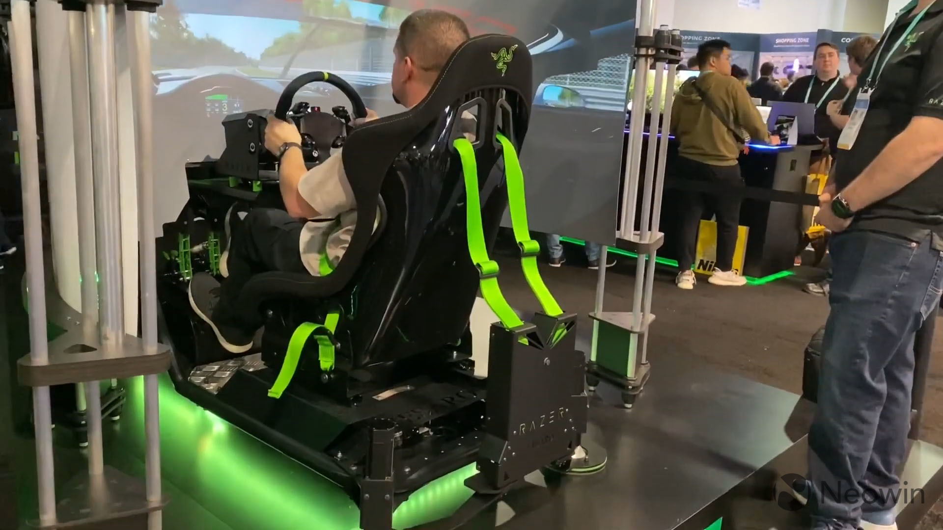CES 2020: A tour of Razer's booth, and of course, playing some games ...