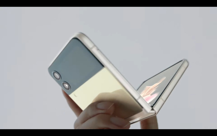 Oppo's first foldable flip phone may launch sooner than you think - Neowin